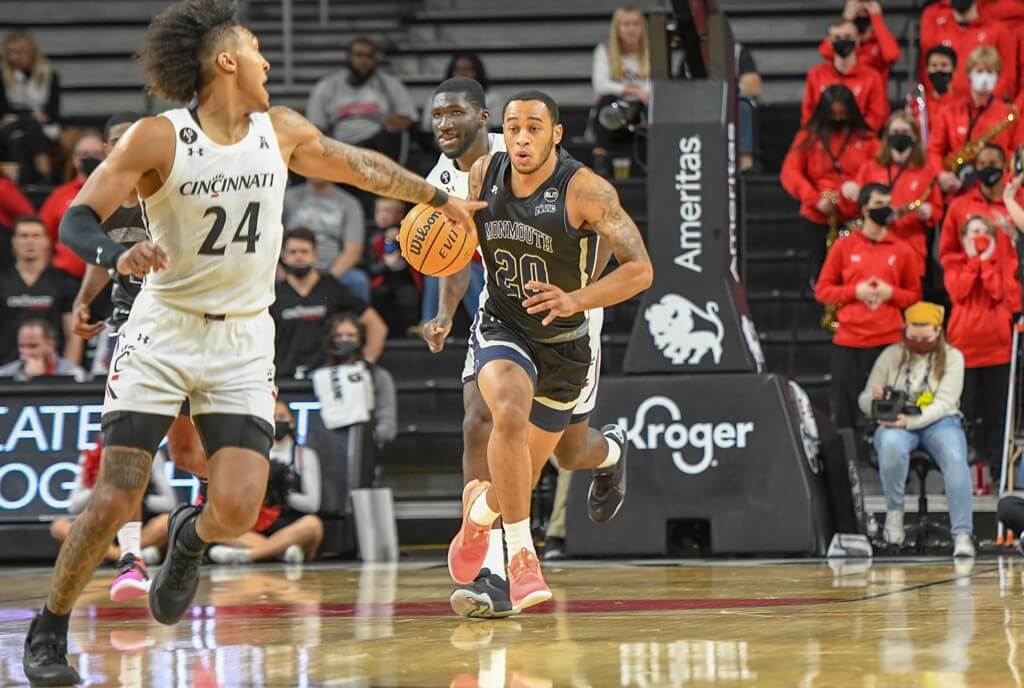 Men’s Basketball Dominates Cincinnati - The Outlook