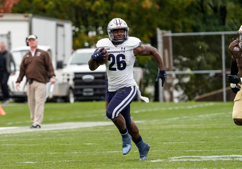 Football Blows Out Lehigh in Third Straight Win - The Outlook