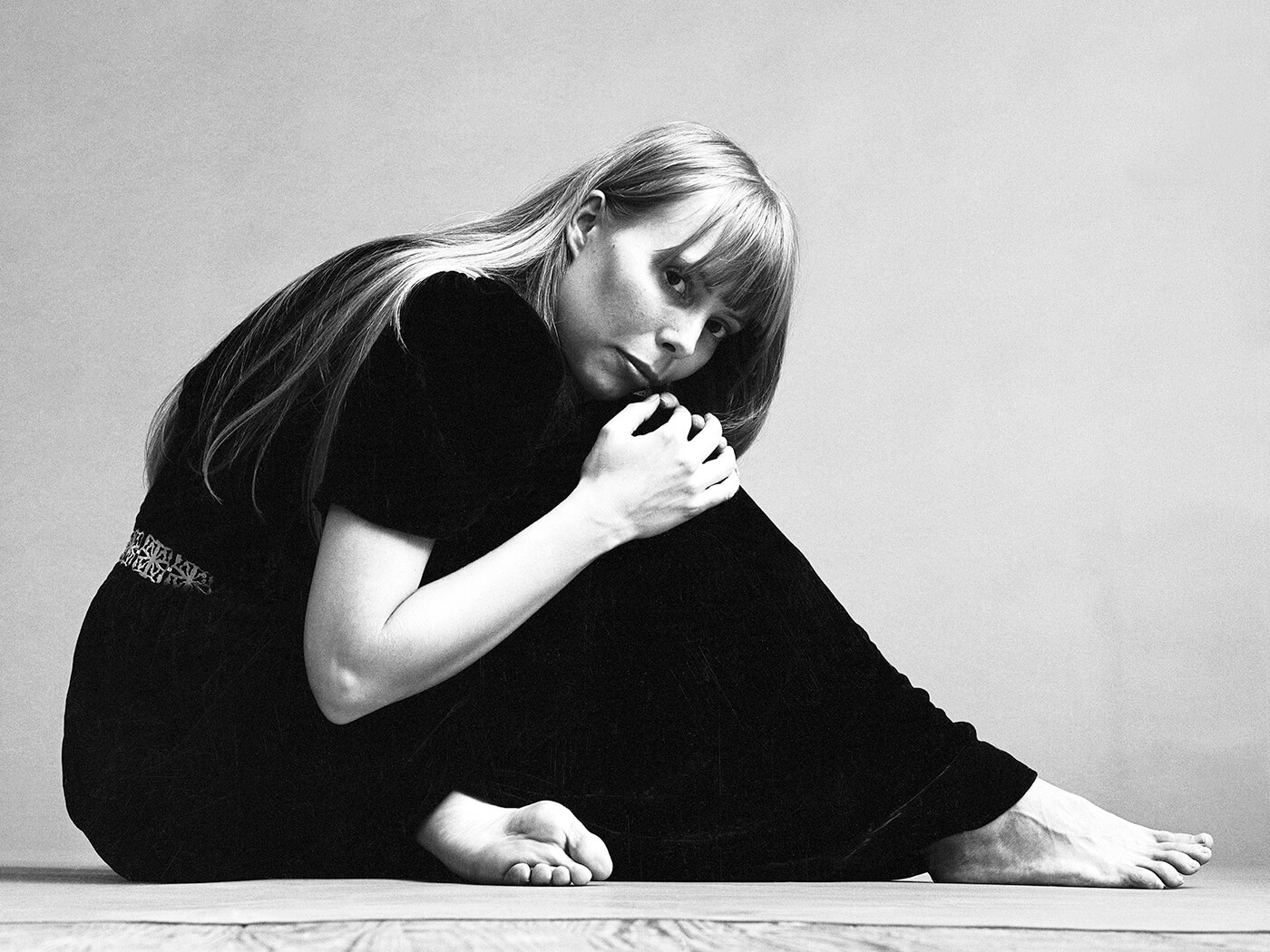 Ten songs to welcome Joni Mitchell back to Spotify - The Outlook