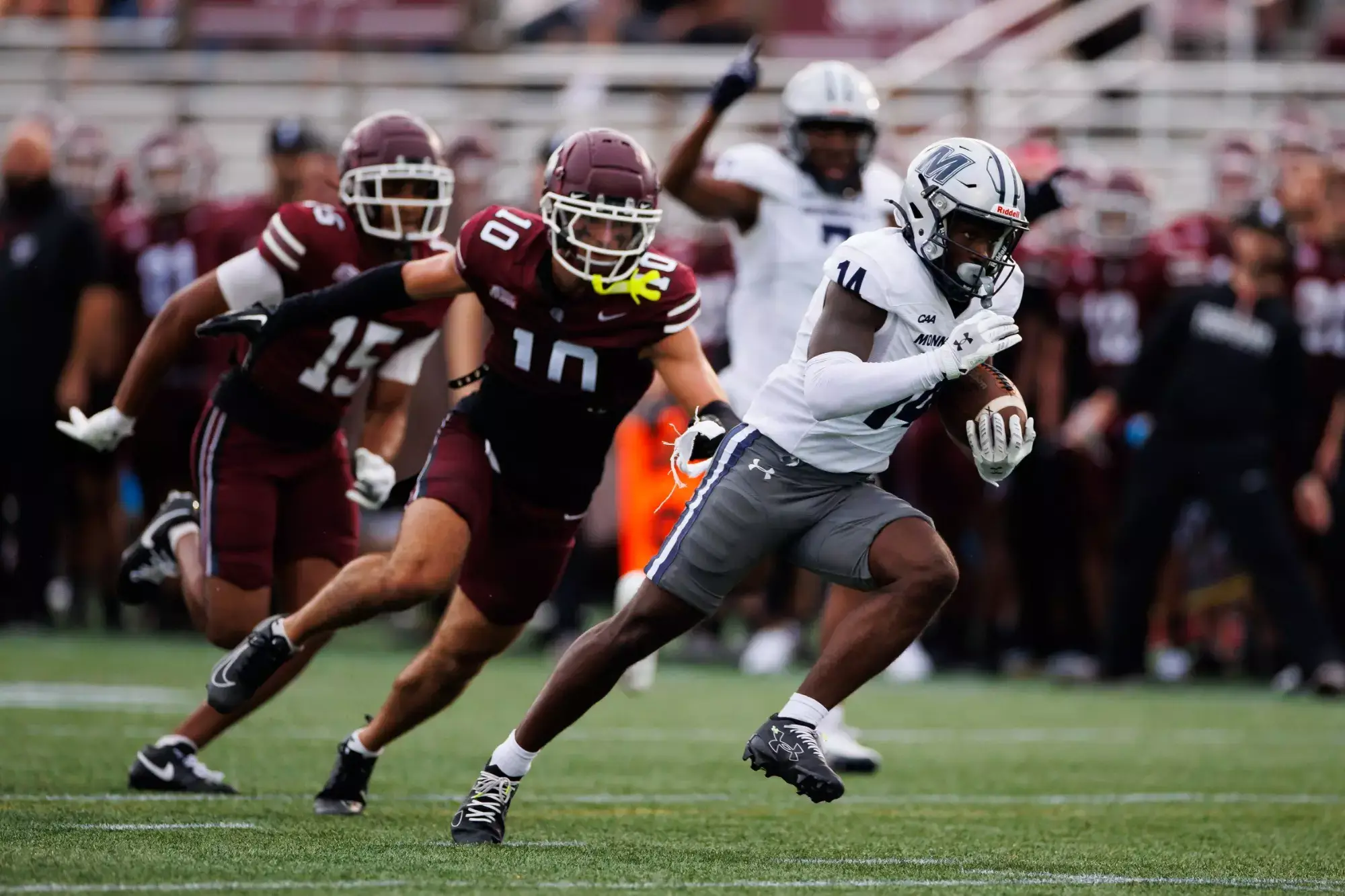 Football loses first game of season against FBS Charlotte - The Outlook
